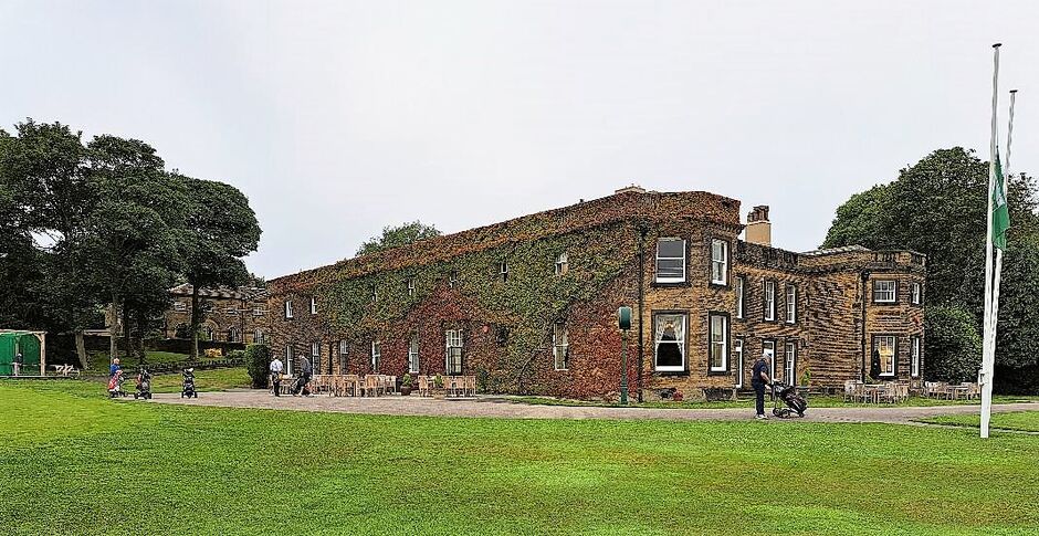 Paul Earland hangs on in the rain to take Gold at Huddersfield :: Join ...